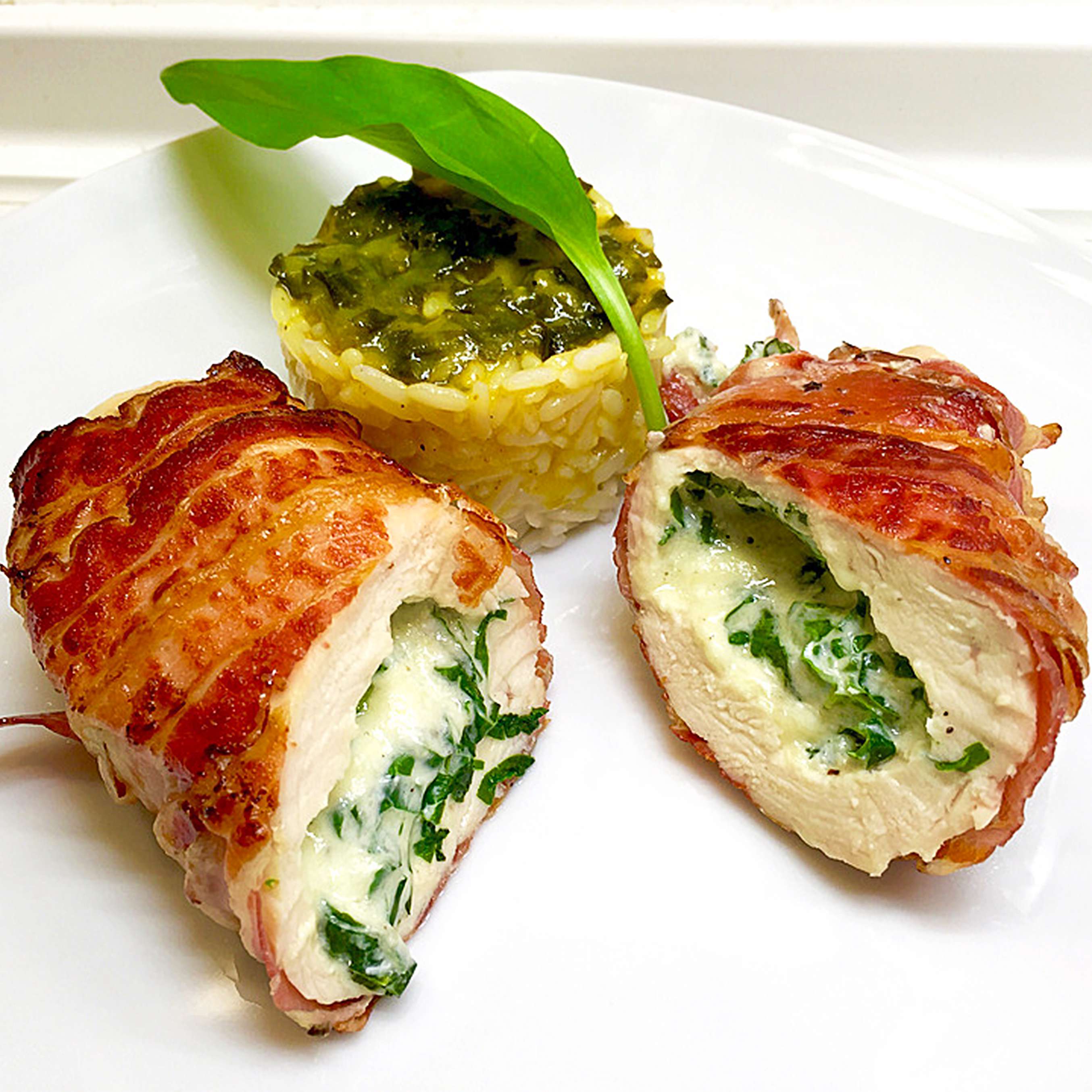 Kuřecí roláda plněná medvědím česnekem na bílém víně - Recept | Kaufland